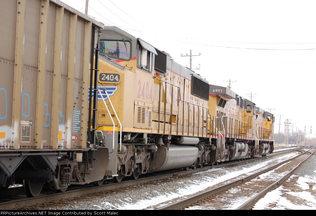 UP 6689, 6997 & 2404